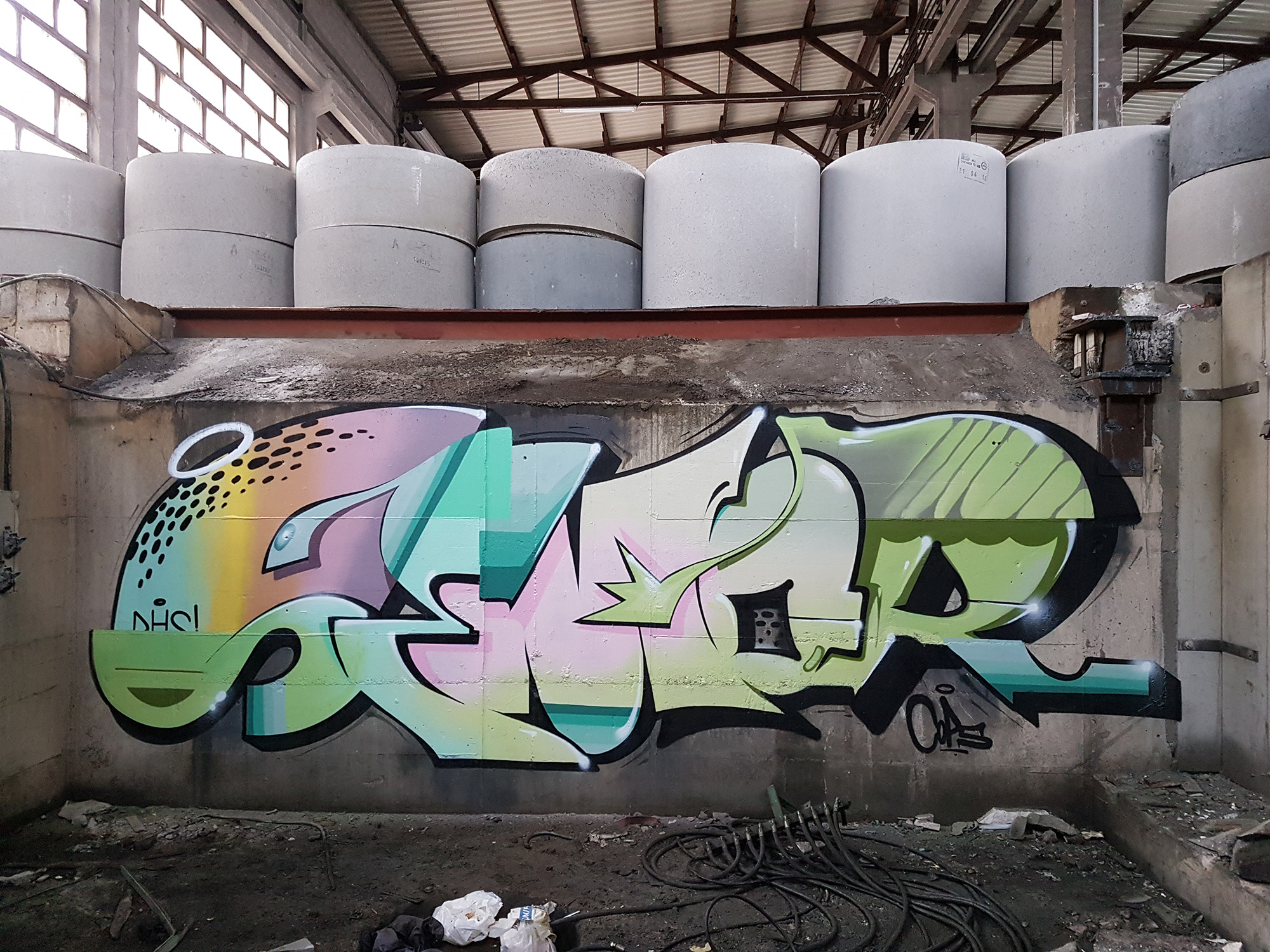 INTRODUCING GRAFFITI ARTIST SEMOR AT MONTANA-CANS