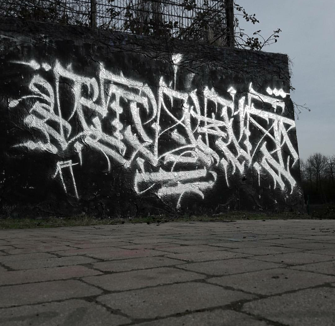 OSCAR HANDSTYLES - LETTERING WITH MONTANA EMPTY MARKERS