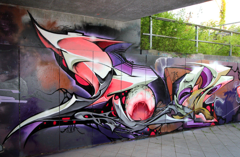 THE STUDIO WORK OF GRAFFITI & FINE ARTIST JEROO