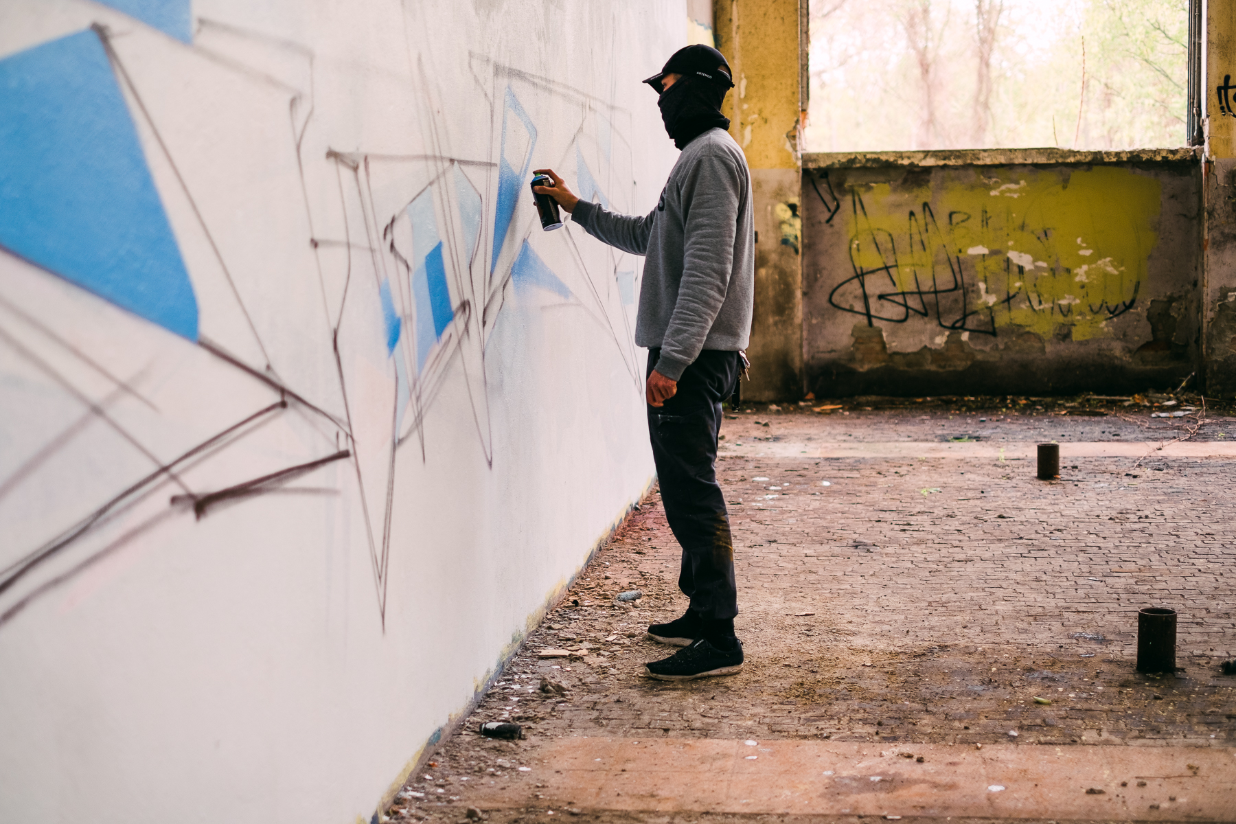 HARD2BUFF #20 featuring graffiti writer RASH on MontanaCans Blog