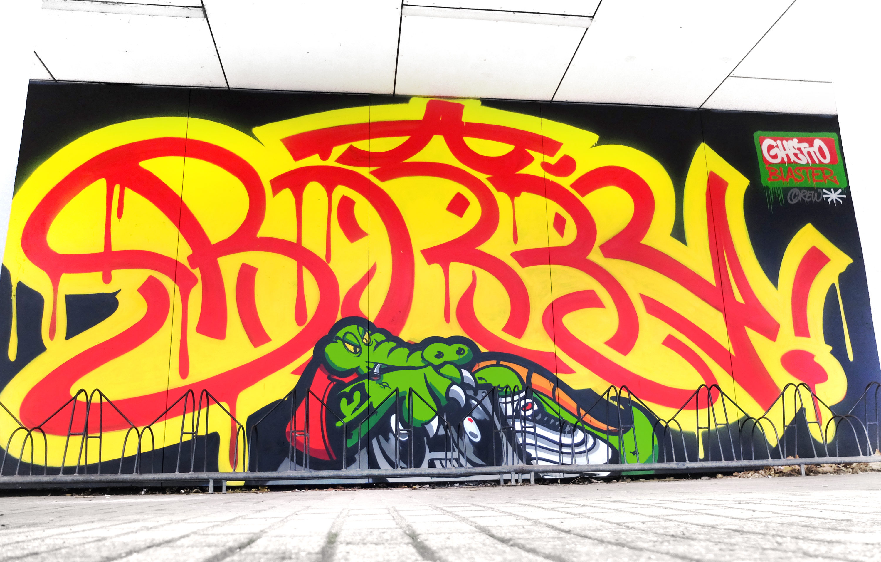 Graffiti Artist BOBBY ANALOG - MONTANA-CANS BLOG