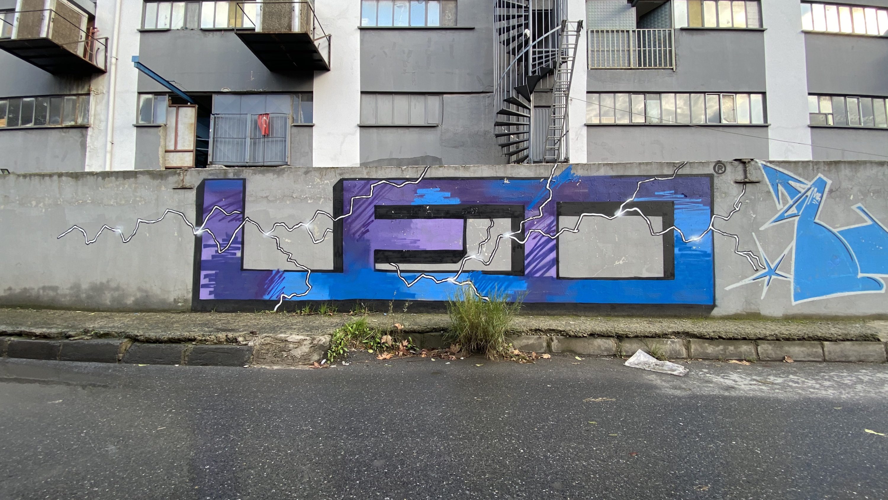 INTRODUCING Graffiti ARTIST LEO LUNATIC on MontanaCans Blog